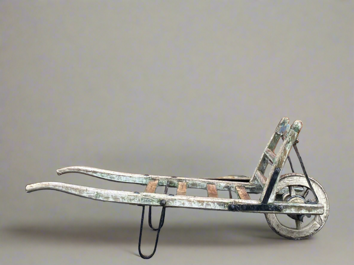 Antique Straight Backed Wheelbarrow – Ashwood Props