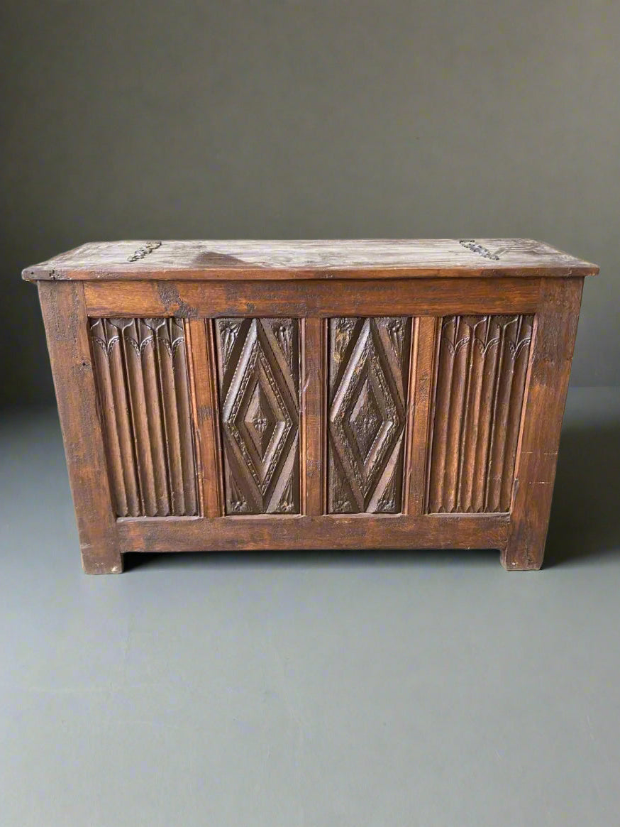 Linenfold Blanket Box Coffer – Ashwood Props