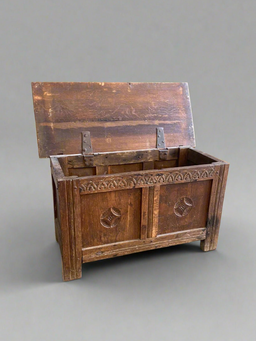 Oak Diamond Linen Chest – Ashwood Props