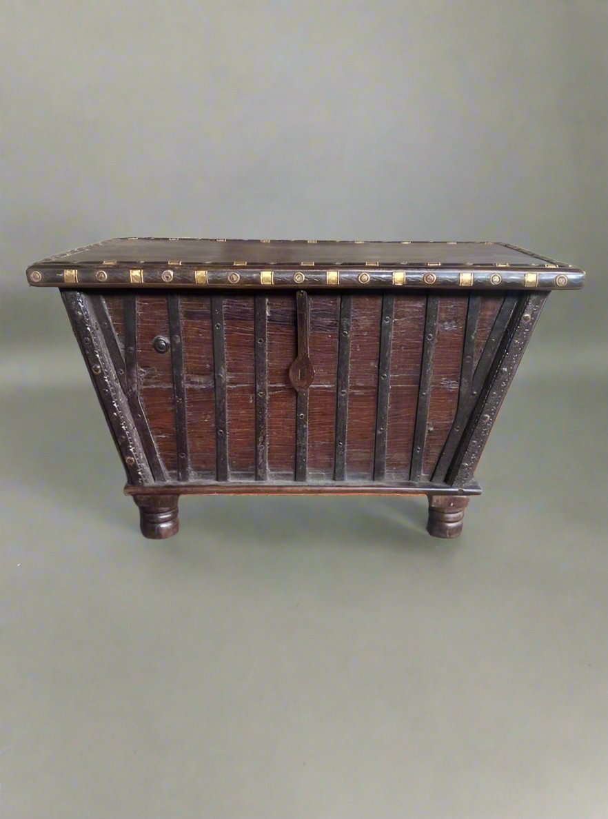 Angled Wooden Chest – Ashwood Props