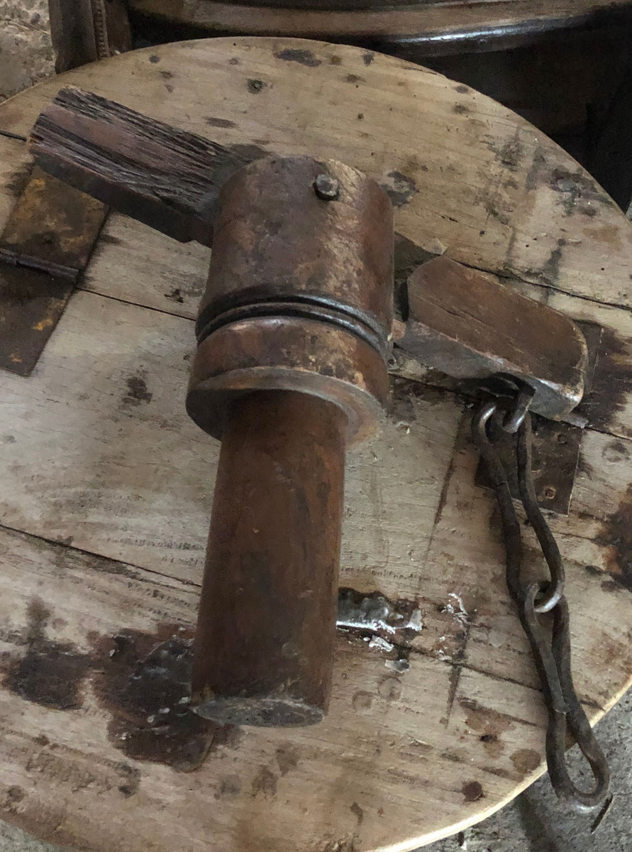 Large Wooden Plug with Chain – Ashwood Props