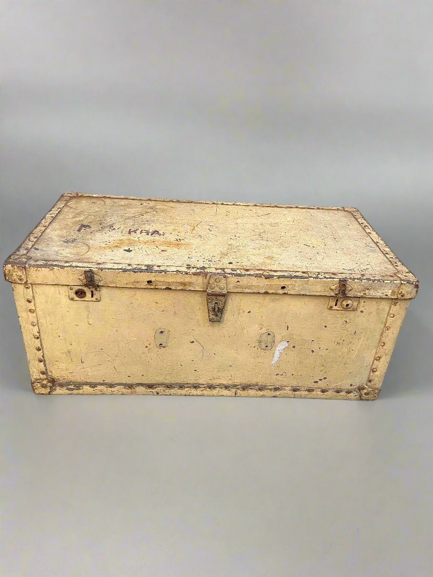 Industrial Yellow Trunk – Ashwood Props