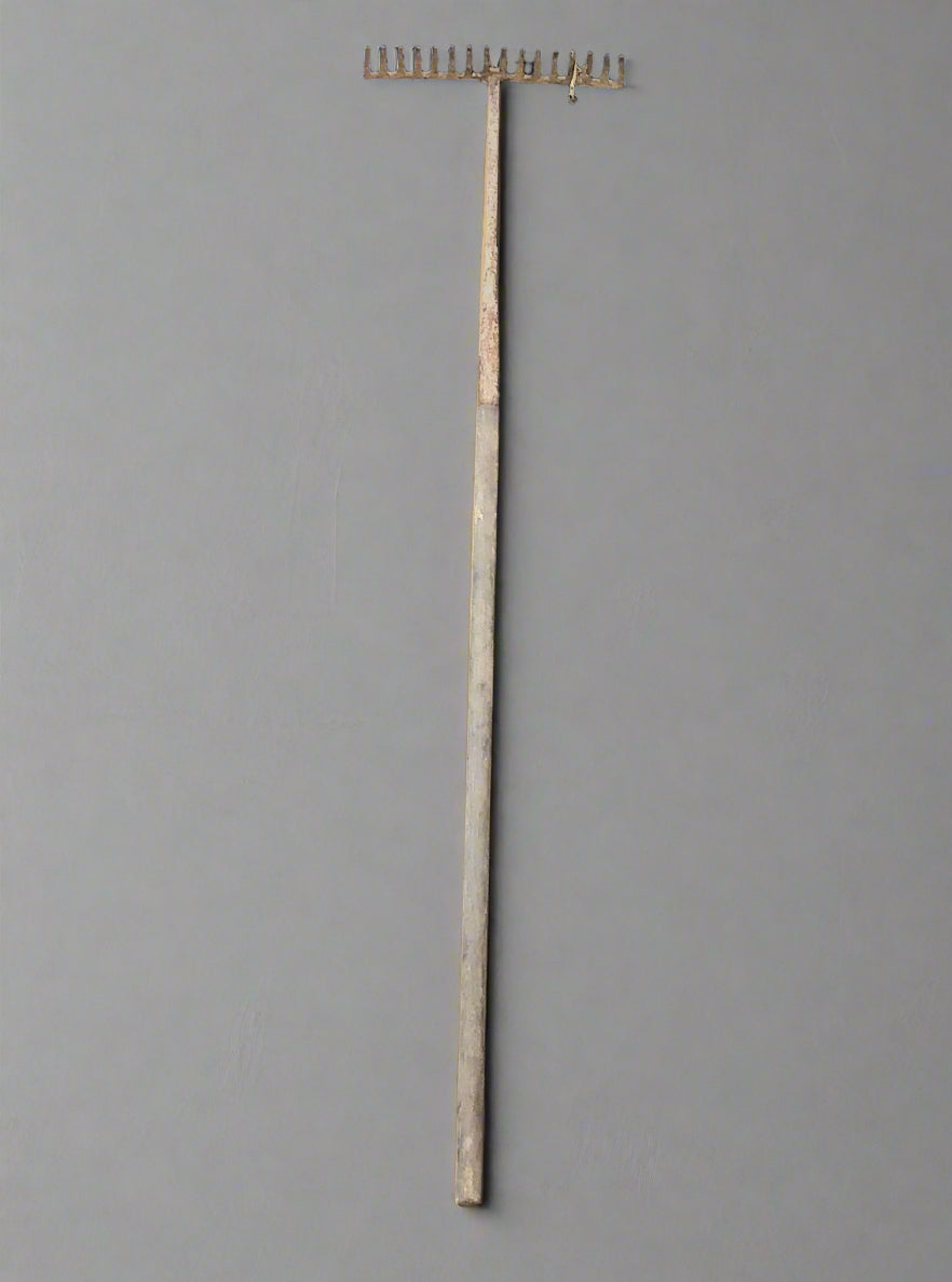 Rustic Narrow Garden Rake – Ashwood Props