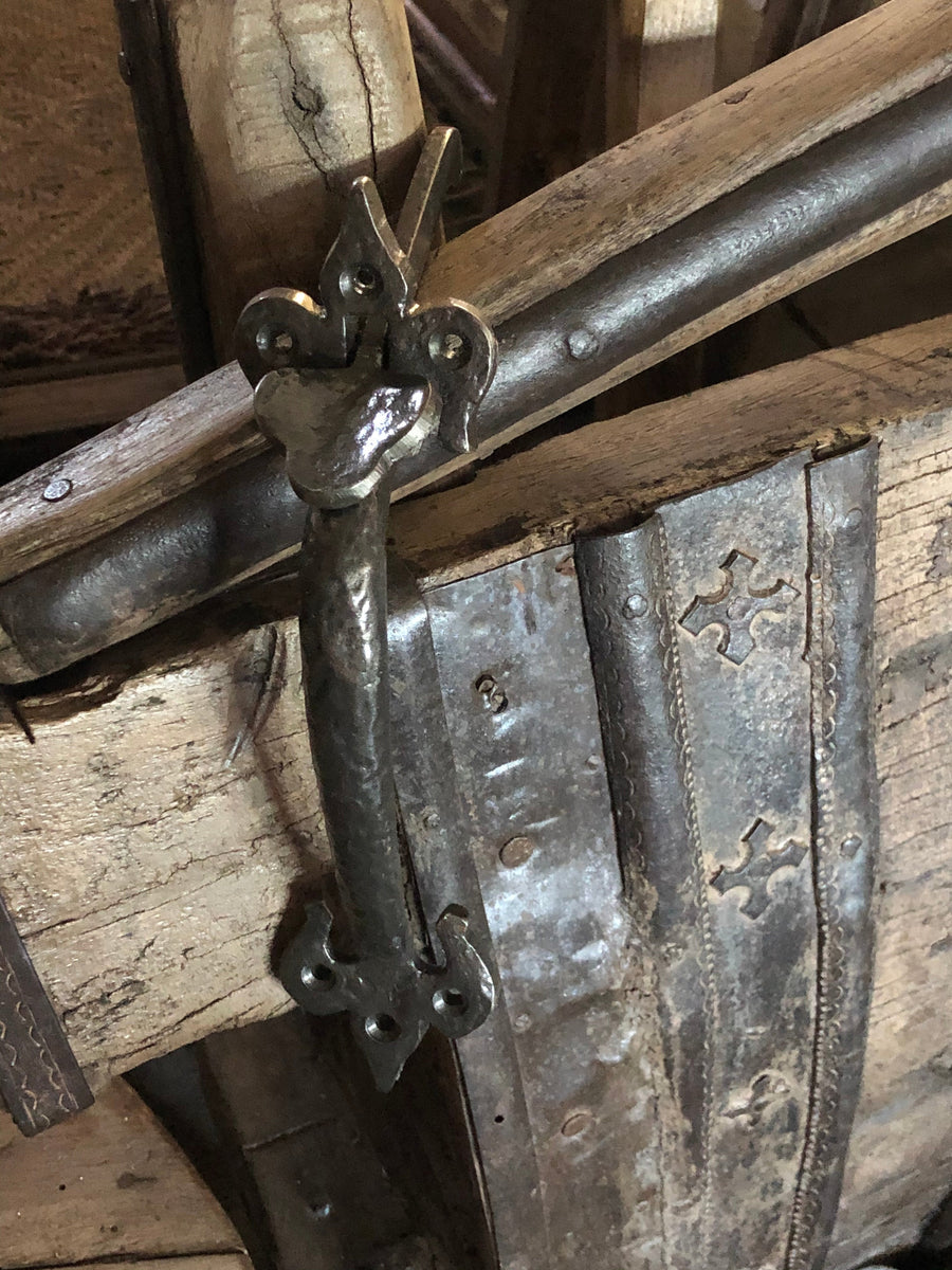 Fleur de Lys Thumb Latch – Ashwood Props